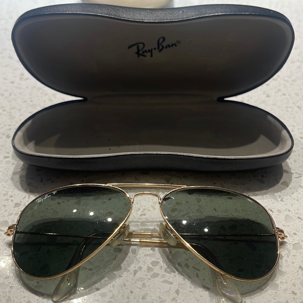 100% Authentic Ray-Ban Polarized Gold Frame Aviators - Gem